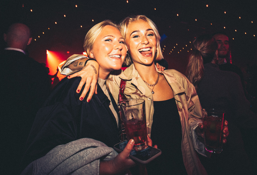 Bildspecial: En fredag på Club Queer – QX