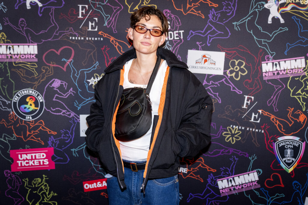 Freja Kirk blev Årets artist vid Danish Rainbow Awards – QX